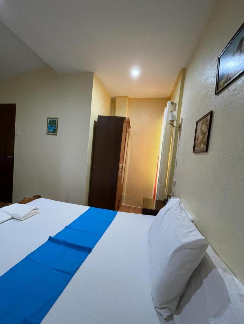 THE IVORY CASTLE, POOC